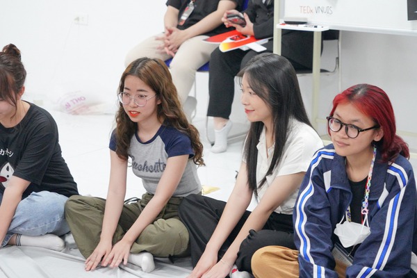 TEDx VNUIS- 𝐑𝐄𝐂𝐀𝐏 𝐆𝐔̛𝐎̛𝐍𝐆 𝐄𝐗𝐇𝐈𝐁𝐈𝐓𝐈𝐎𝐍 Link recap: https://tinyurl.com ...